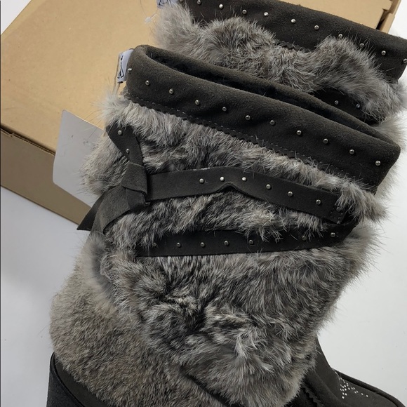 MUKS | Shoes | Muks Mukluks Grey Fur Wedge Boots | Poshmark